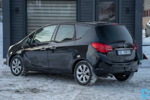 Melns Opel Meriva 2010 Liepāja, ar dzinēja tilpumu 1.70 L un nobraukumu 251 tūkst. km par 3500 €, foto 2 vietnē AUTOMOTO.COM.LV
