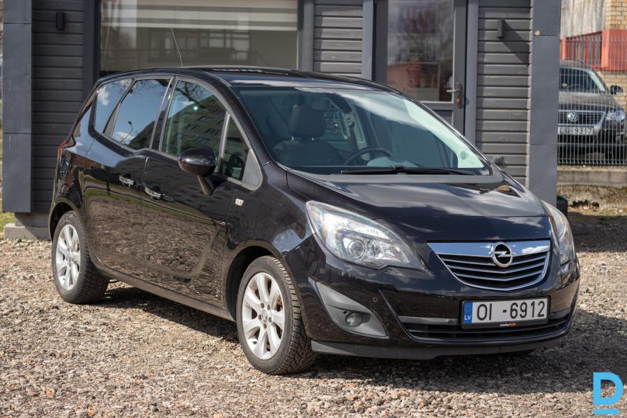 Black Opel Meriva 2010 in Liepaja, with an engine capacity of 1.70 L and mileage of 251 thousand km for 3500 €, photo 1 on AUTOMOTO.COM.LV
