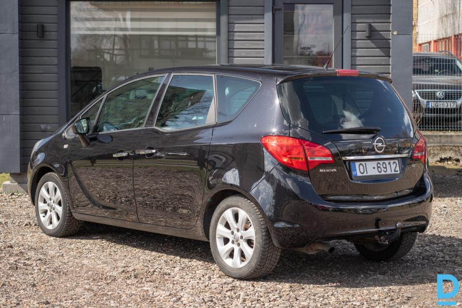 Black Opel Meriva 2010 in Liepaja, with an engine capacity of 1.70 L and mileage of 251 thousand km for 3500 €, photo 4 on AUTOMOTO.COM.LV