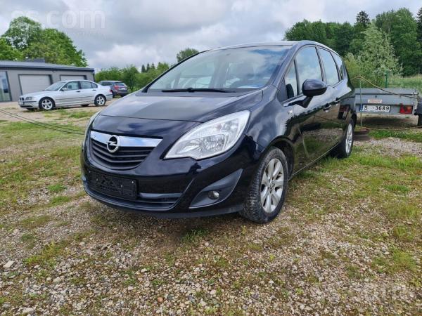 Black Opel Meriva 2011 in Cesis, with an engine capacity of 1.40 L and mileage of 206 thousand km for 1700 €, photo 2 on AUTOMOTO.COM.LV