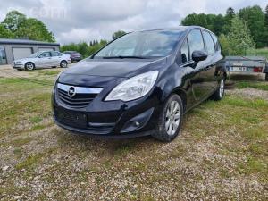 Black Opel Meriva 2011 in Cesis, with an engine capacity of 1.40 L and mileage of 206 thousand km for 1700 €, photo 2 on AUTOMOTO.COM.LV