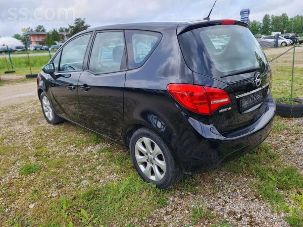 Black Opel Meriva 2011 in Cesis, with an engine capacity of 1.40 L and mileage of 206 thousand km for 1700 €, photo 3 on AUTOMOTO.COM.LV