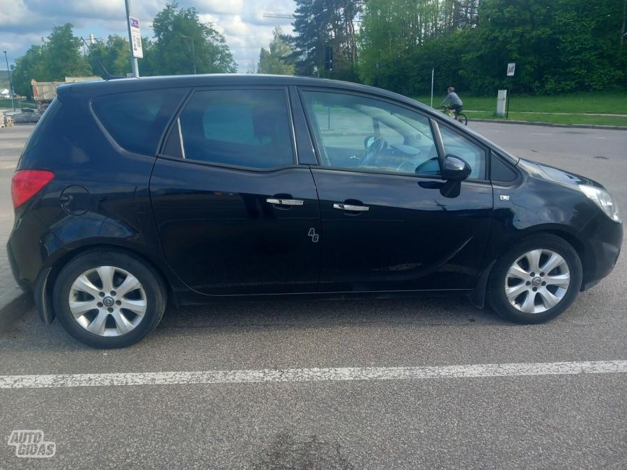 Black Opel Meriva 2011 in Vilnius, with an engine capacity of 1.40 L and mileage of 248 thousand km for 3600 €, photo 7 on AUTOMOTO.COM.LV