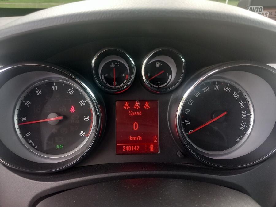 Black Opel Meriva 2011 in Vilnius, with an engine capacity of 1.40 L and mileage of 248 thousand km for 3600 €, photo 19 on AUTOMOTO.COM.LV
