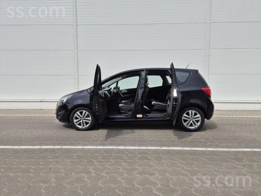 Black Opel Meriva 2011 in Riga, with an engine capacity of 1.70 L and mileage of 109 thousand km for 5450 €, photo 4 on AUTOMOTO.COM.LV