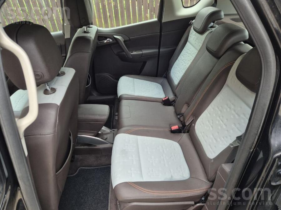 Black Opel Meriva 2011 in Riga, with an engine capacity of 1.70 L and mileage of 109 thousand km for 5450 €, photo 9 on AUTOMOTO.COM.LV