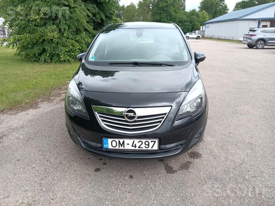 Black Opel Meriva 2011 in Madona, with an engine capacity of 1.70 L and mileage of 196 thousand km for 3950 €, photo 1 on AUTOMOTO.COM.LV