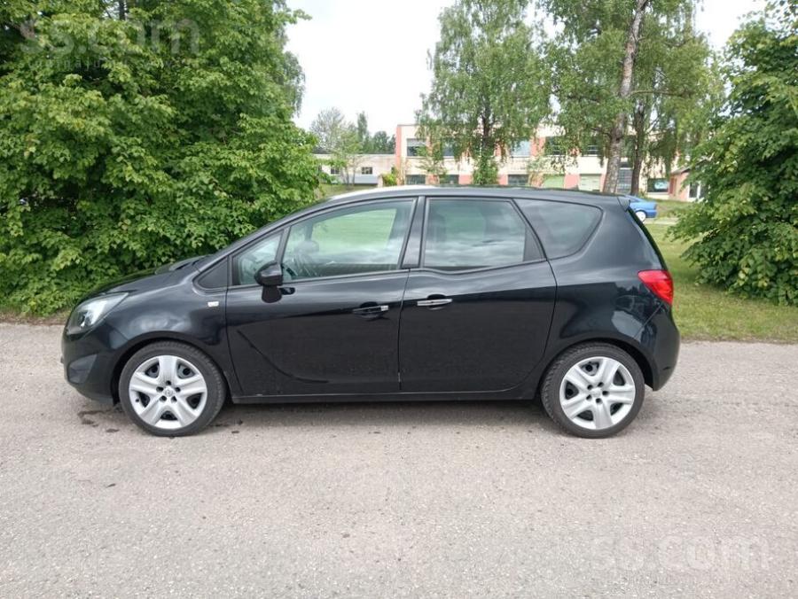 Black Opel Meriva 2011 in Madona, with an engine capacity of 1.70 L and mileage of 196 thousand km for 3950 €, photo 5 on AUTOMOTO.COM.LV