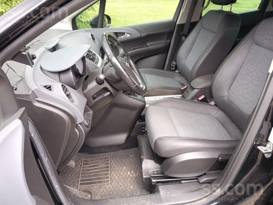 Black Opel Meriva 2011 in Madona, with an engine capacity of 1.70 L and mileage of 196 thousand km for 3950 €, photo 7 on AUTOMOTO.COM.LV