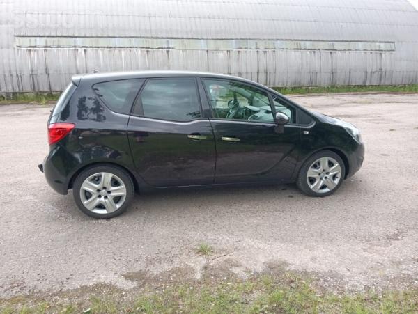 Melns Opel Meriva 2011 Madona, ar dzinēja tilpumu 1.70 L un nobraukumu 196 tūkst. km par 3950 €, foto 7 vietnē AUTOMOTO.COM.LV