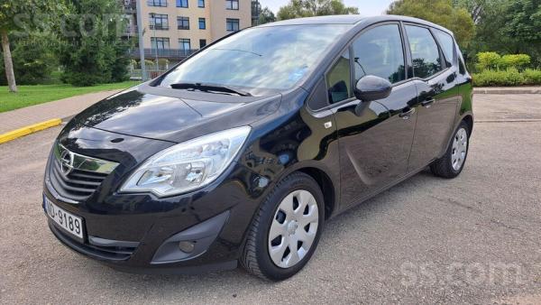 Black Opel Meriva 2011 in Riga, with an engine capacity of 1.30 L and mileage of 209 thousand km for 4400 €, photo 1 on AUTOMOTO.COM.LV