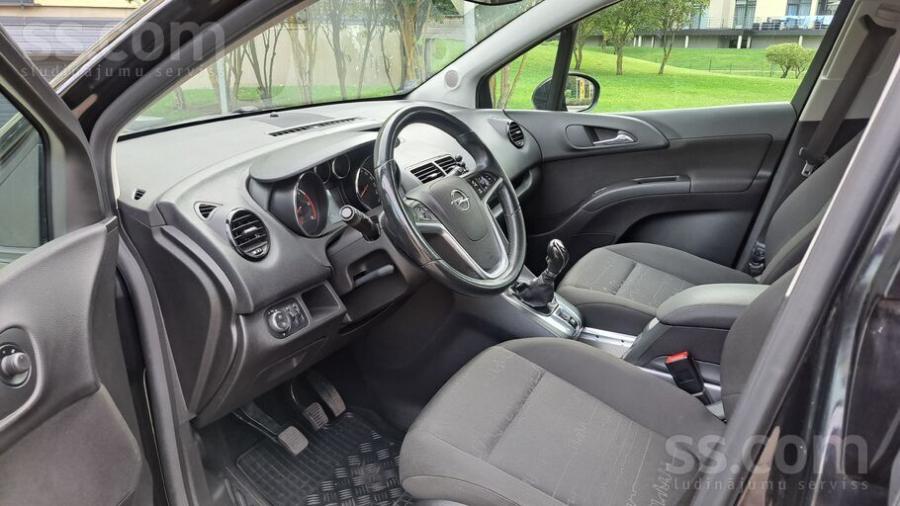 Black Opel Meriva 2011 in Riga, with an engine capacity of 1.30 L and mileage of 209 thousand km for 4400 €, photo 3 on AUTOMOTO.COM.LV