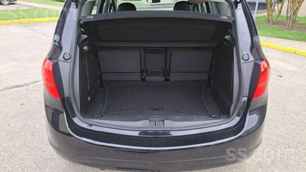 Black Opel Meriva 2011 in Riga, with an engine capacity of 1.30 L and mileage of 209 thousand km for 4400 €, photo 6 on AUTOMOTO.COM.LV