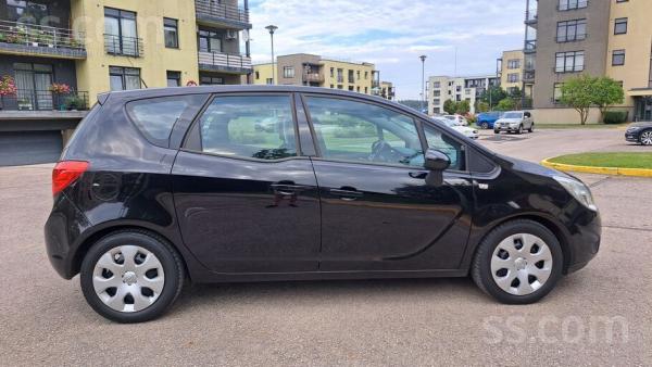 Black Opel Meriva 2011 in Riga, with an engine capacity of 1.30 L and mileage of 209 thousand km for 4400 €, photo 8 on AUTOMOTO.COM.LV