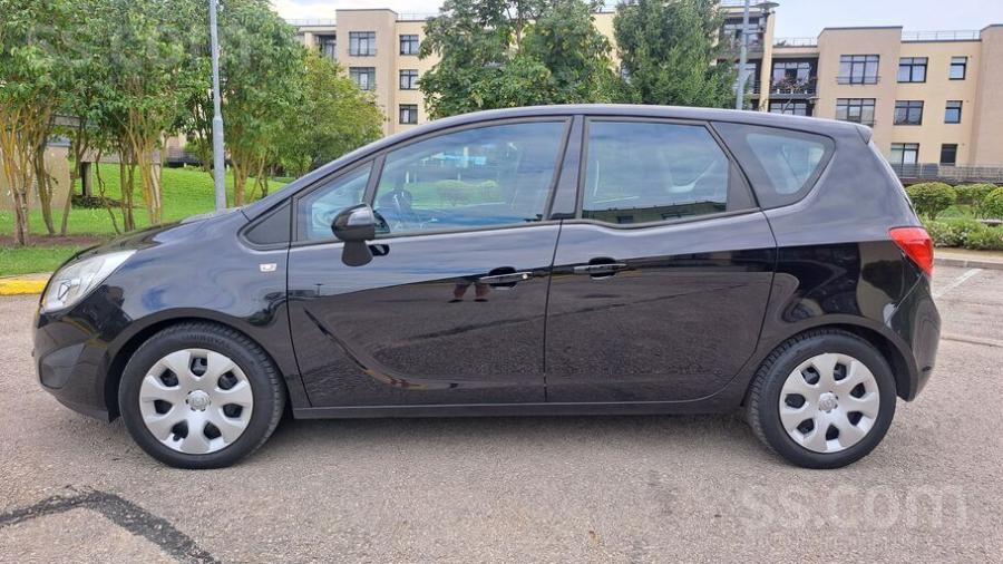 Black Opel Meriva 2011 in Riga, with an engine capacity of 1.30 L and mileage of 209 thousand km for 4400 €, photo 11 on AUTOMOTO.COM.LV