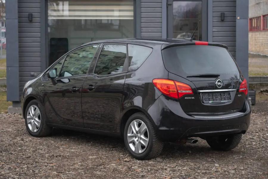 Melns Opel Meriva 2011 Liepāja, ar dzinēja tilpumu 1.70 L un nobraukumu 251 tūkst. km par 4500 €, foto 3 vietnē AUTOMOTO.COM.LV