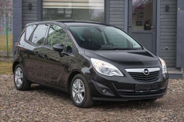 Black Opel Meriva 2011 in Liepaja, with an engine capacity of 1.70 L and mileage of 251 thousand km for 4500 €, photo 5 on AUTOMOTO.COM.LV