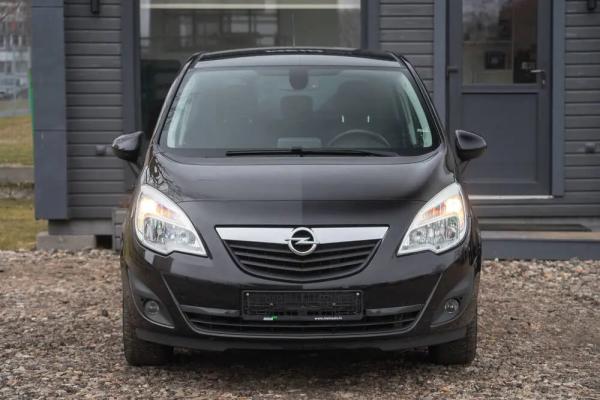 Black Opel Meriva 2011 in Liepaja, with an engine capacity of 1.70 L and mileage of 251 thousand km for 4500 €, photo 6 on AUTOMOTO.COM.LV