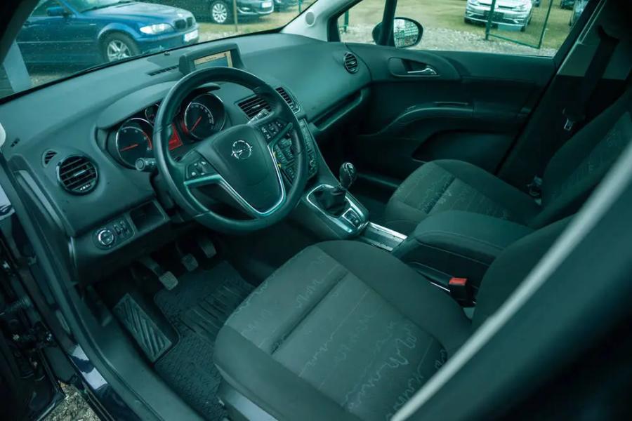Melns Opel Meriva 2011 Liepāja, ar dzinēja tilpumu 1.70 L un nobraukumu 251 tūkst. km par 4500 €, foto 9 vietnē AUTOMOTO.COM.LV