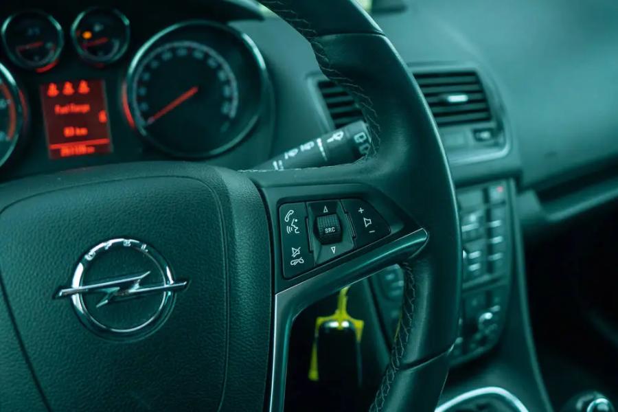 Melns Opel Meriva 2011 Liepāja, ar dzinēja tilpumu 1.70 L un nobraukumu 251 tūkst. km par 4500 €, foto 20 vietnē AUTOMOTO.COM.LV