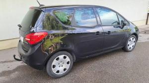 Black Opel Meriva 2011 in Ogre, with an engine capacity of 1.40 L and mileage of 172 thousand km for 5350 €, photo 7 on AUTOMOTO.COM.LV