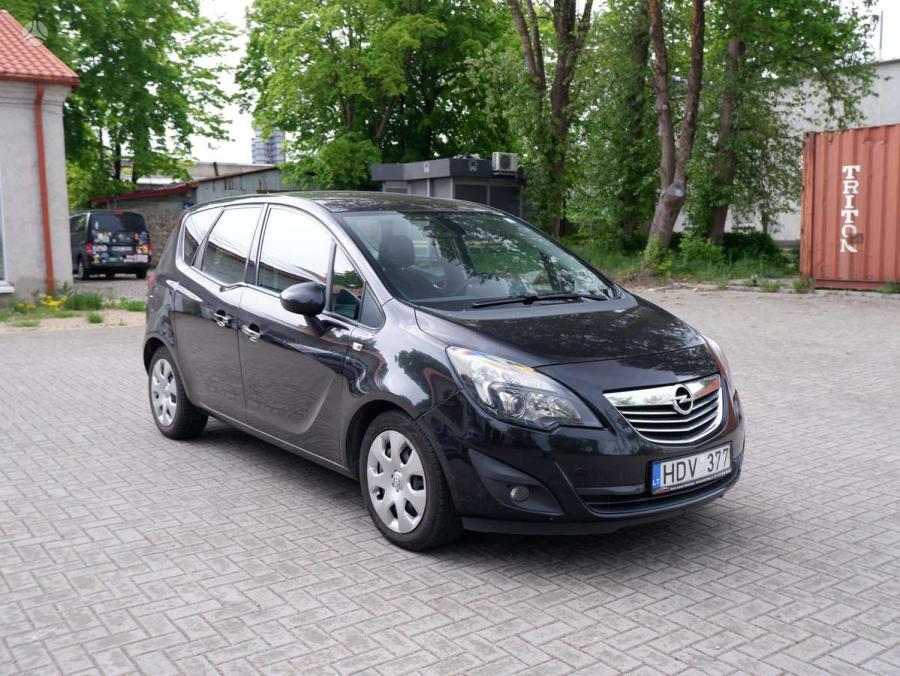 Black Opel Meriva 2011 in Klaipeda, with an engine capacity of 1.69 L and mileage of 239 thousand km for 2200 €, photo 4 on AUTOMOTO.COM.LV