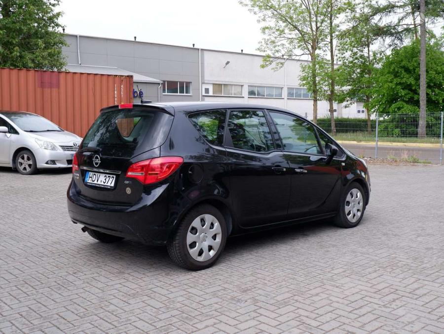 Black Opel Meriva 2011 in Klaipeda, with an engine capacity of 1.69 L and mileage of 239 thousand km for 2200 €, photo 6 on AUTOMOTO.COM.LV