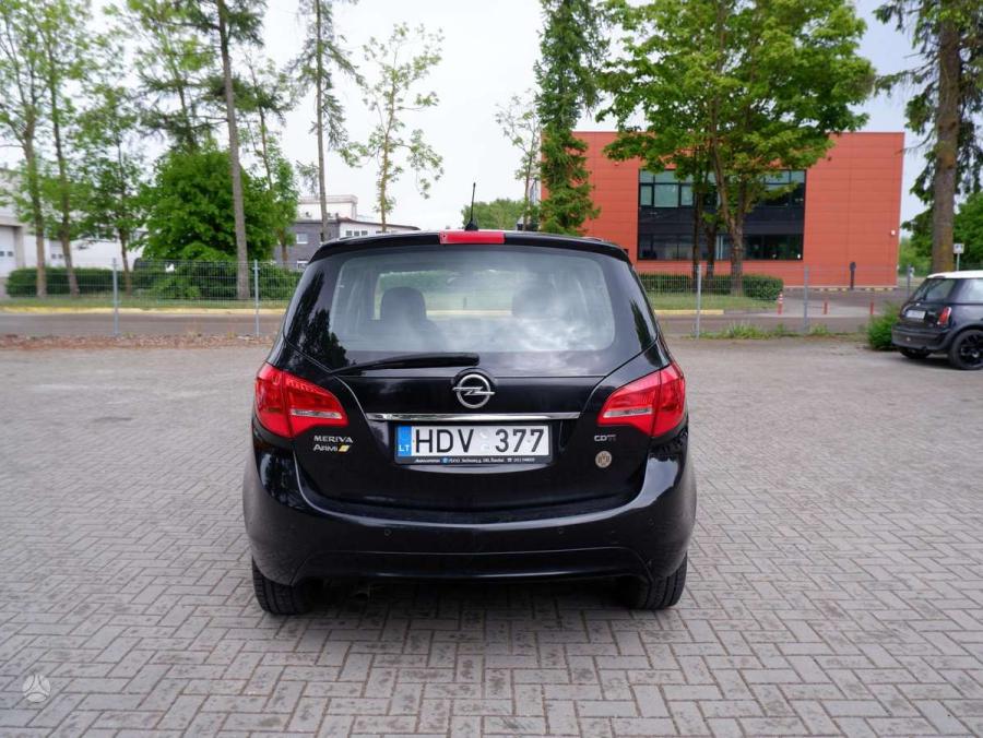 Black Opel Meriva 2011 in Klaipeda, with an engine capacity of 1.69 L and mileage of 239 thousand km for 2200 €, photo 7 on AUTOMOTO.COM.LV