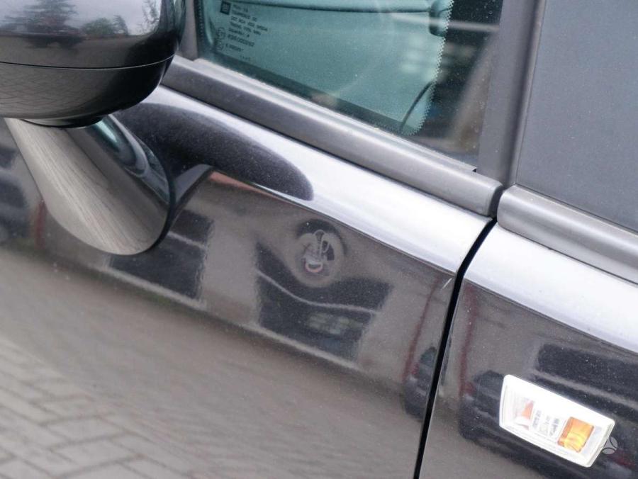Black Opel Meriva 2011 in Klaipeda, with an engine capacity of 1.69 L and mileage of 239 thousand km for 2200 €, photo 12 on AUTOMOTO.COM.LV