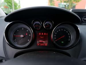 Black Opel Meriva 2011 in Klaipeda, with an engine capacity of 1.69 L and mileage of 239 thousand km for 2200 €, photo 19 on AUTOMOTO.COM.LV