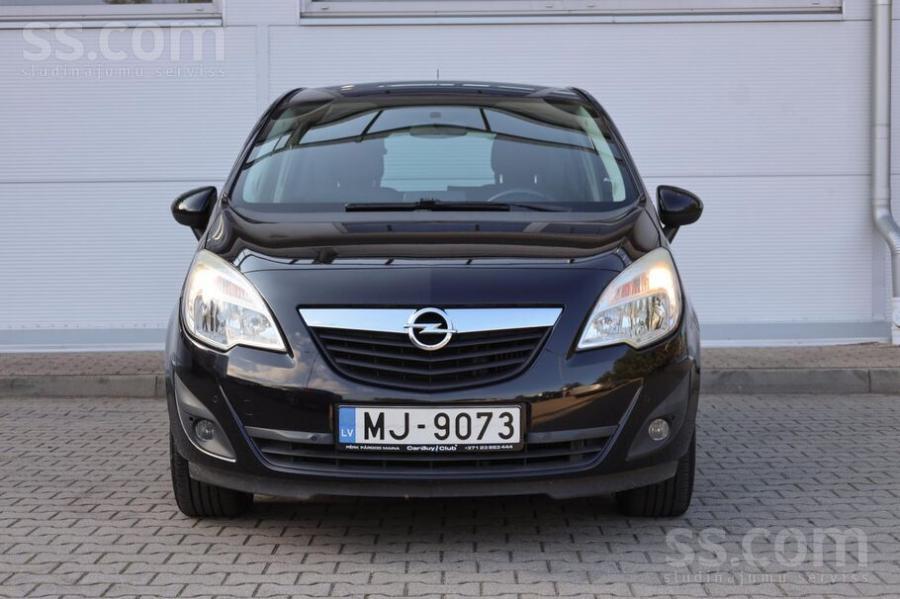 Black Opel Meriva 2011 in Riga, with an engine capacity of 1.70 L and mileage of 205 thousand km for 2995 €, photo 4 on AUTOMOTO.COM.LV