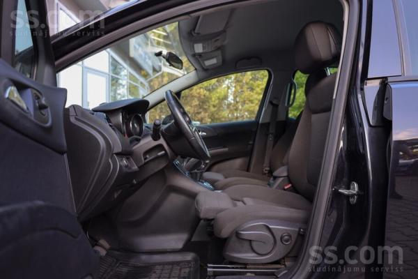 Opel Meriva 2011 Rīga vietnē Melns Opel Meriva 2011 Rīga, ar dzinēja tilpumu 1.70 L un nobraukumu 205 tūkst. km par 2995 €, foto 11 vietnē AUTOMOTO.COM.LV