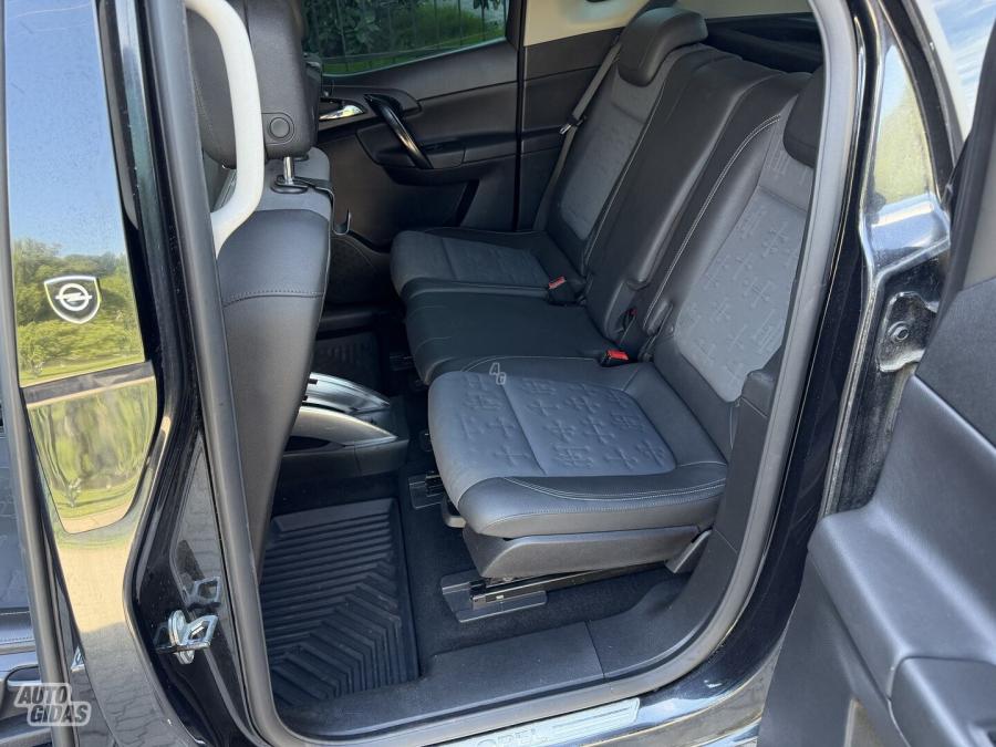 Black Opel Meriva 2012 in Alytus, with an engine capacity of 1.70 L and mileage of 257 thousand km for 3900 €, photo 26 on AUTOMOTO.COM.LV