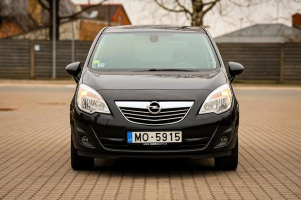 Black Opel Meriva 2012 in Riga, with an engine capacity of 1.70 L and mileage of 201 thousand km for 4350 €, photo 2 on AUTOMOTO.COM.LV