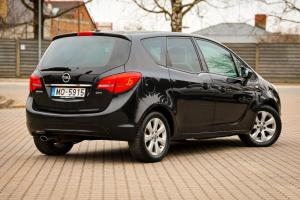 Black Opel Meriva 2012 in Riga, with an engine capacity of 1.70 L and mileage of 201 thousand km for 4350 €, photo 6 on AUTOMOTO.COM.LV
