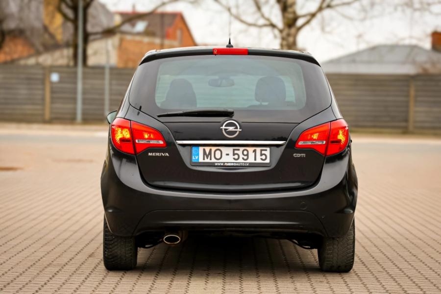 Black Opel Meriva 2012 in Riga, with an engine capacity of 1.70 L and mileage of 201 thousand km for 4350 €, photo 7 on AUTOMOTO.COM.LV