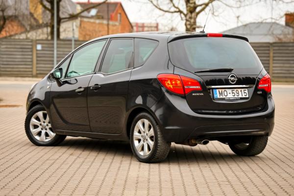 Black Opel Meriva 2012 in Riga, with an engine capacity of 1.70 L and mileage of 201 thousand km for 4350 €, photo 7 on AUTOMOTO.COM.LV