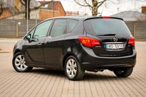 Black Opel Meriva 2012 in Riga, with an engine capacity of 1.70 L and mileage of 201 thousand km for 4350 €, photo 8 on AUTOMOTO.COM.LV