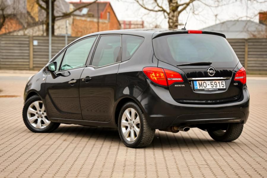 Black Opel Meriva 2012 in Riga, with an engine capacity of 1.70 L and mileage of 201 thousand km for 4350 €, photo 8 on AUTOMOTO.COM.LV