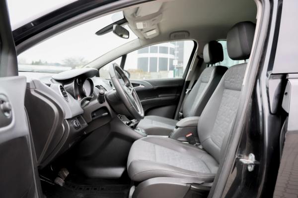 Black Opel Meriva 2012 in Riga, with an engine capacity of 1.70 L and mileage of 201 thousand km for 4350 €, photo 9 on AUTOMOTO.COM.LV