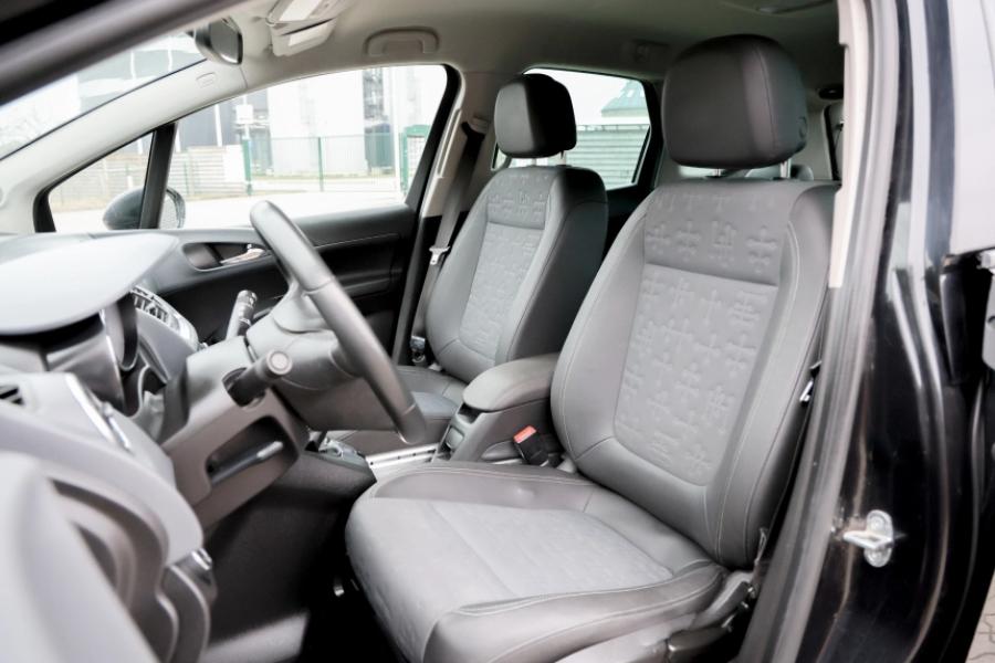 Black Opel Meriva 2012 in Riga, with an engine capacity of 1.70 L and mileage of 201 thousand km for 4350 €, photo 12 on AUTOMOTO.COM.LV