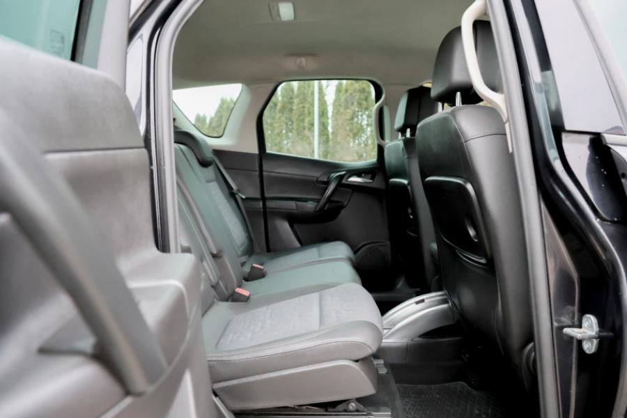 Black Opel Meriva 2012 in Riga, with an engine capacity of 1.70 L and mileage of 201 thousand km for 4350 €, photo 14 on AUTOMOTO.COM.LV