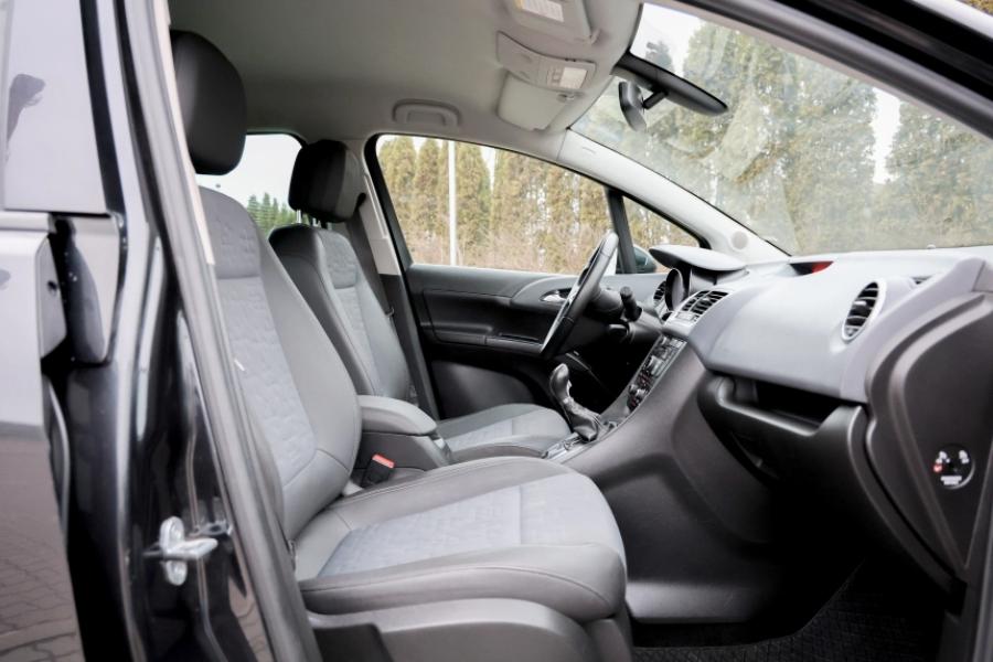 Black Opel Meriva 2012 in Riga, with an engine capacity of 1.70 L and mileage of 201 thousand km for 4350 €, photo 15 on AUTOMOTO.COM.LV