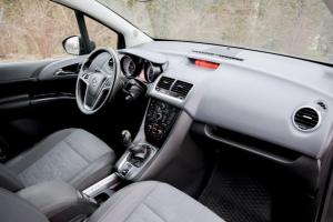 Black Opel Meriva 2012 in Riga, with an engine capacity of 1.70 L and mileage of 201 thousand km for 4350 €, photo 16 on AUTOMOTO.COM.LV