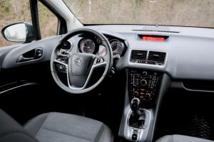 Black Opel Meriva 2012 in Riga, with an engine capacity of 1.70 L and mileage of 201 thousand km for 4350 €, photo 17 on AUTOMOTO.COM.LV