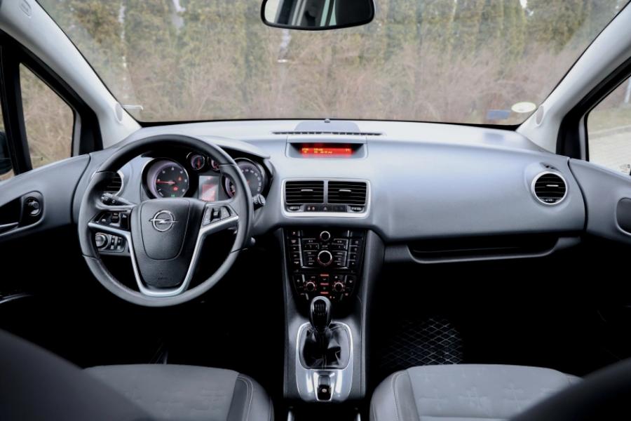 Black Opel Meriva 2012 in Riga, with an engine capacity of 1.70 L and mileage of 201 thousand km for 4350 €, photo 18 on AUTOMOTO.COM.LV