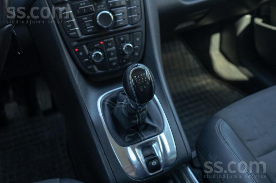 Melns Opel Meriva 2012 Liepāja, ar dzinēja tilpumu 1.30 L un nobraukumu 311 tūkst. km par 3300 €, foto 16 vietnē AUTOMOTO.COM.LV