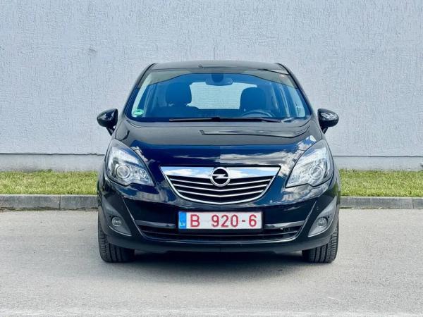 Black Opel Meriva 2012 in Jelgava, with an engine capacity of 0.00 L and mileage of 156 thousand km for 5350 €, photo 3 on AUTOMOTO.COM.LV