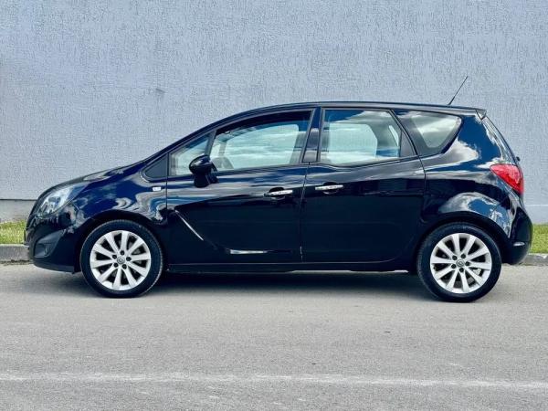 Black Opel Meriva 2012 in Jelgava, with an engine capacity of 0.00 L and mileage of 156 thousand km for 5350 €, photo 7 on AUTOMOTO.COM.LV