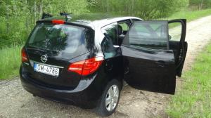 Black Opel Meriva 2012 in Ogre, with an engine capacity of 1.40 L and mileage of 189 thousand km for 4390 €, photo 5 on AUTOMOTO.COM.LV